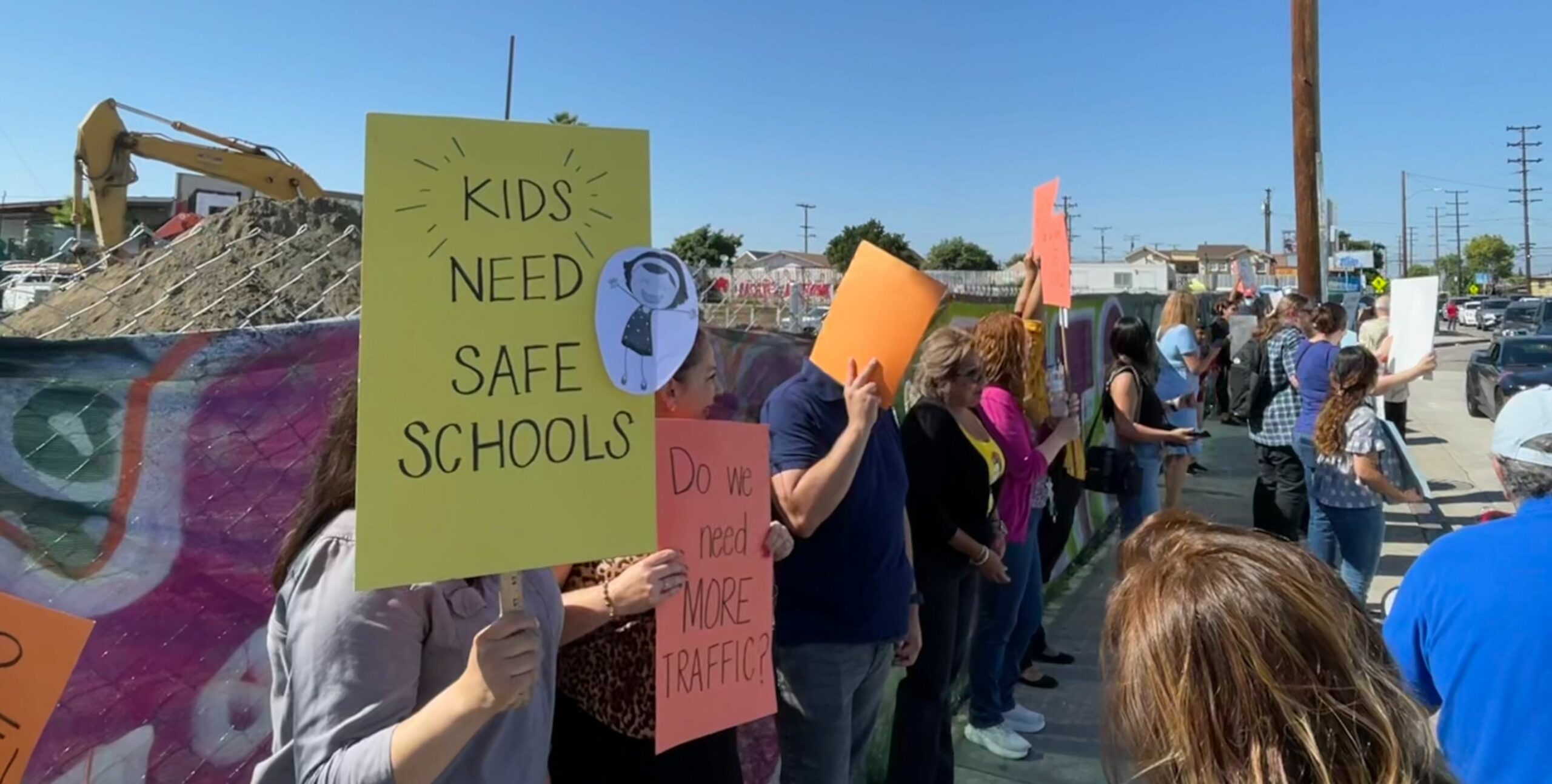 Walnut Park Rallies Against Negligent Charter Construction - UTLA
