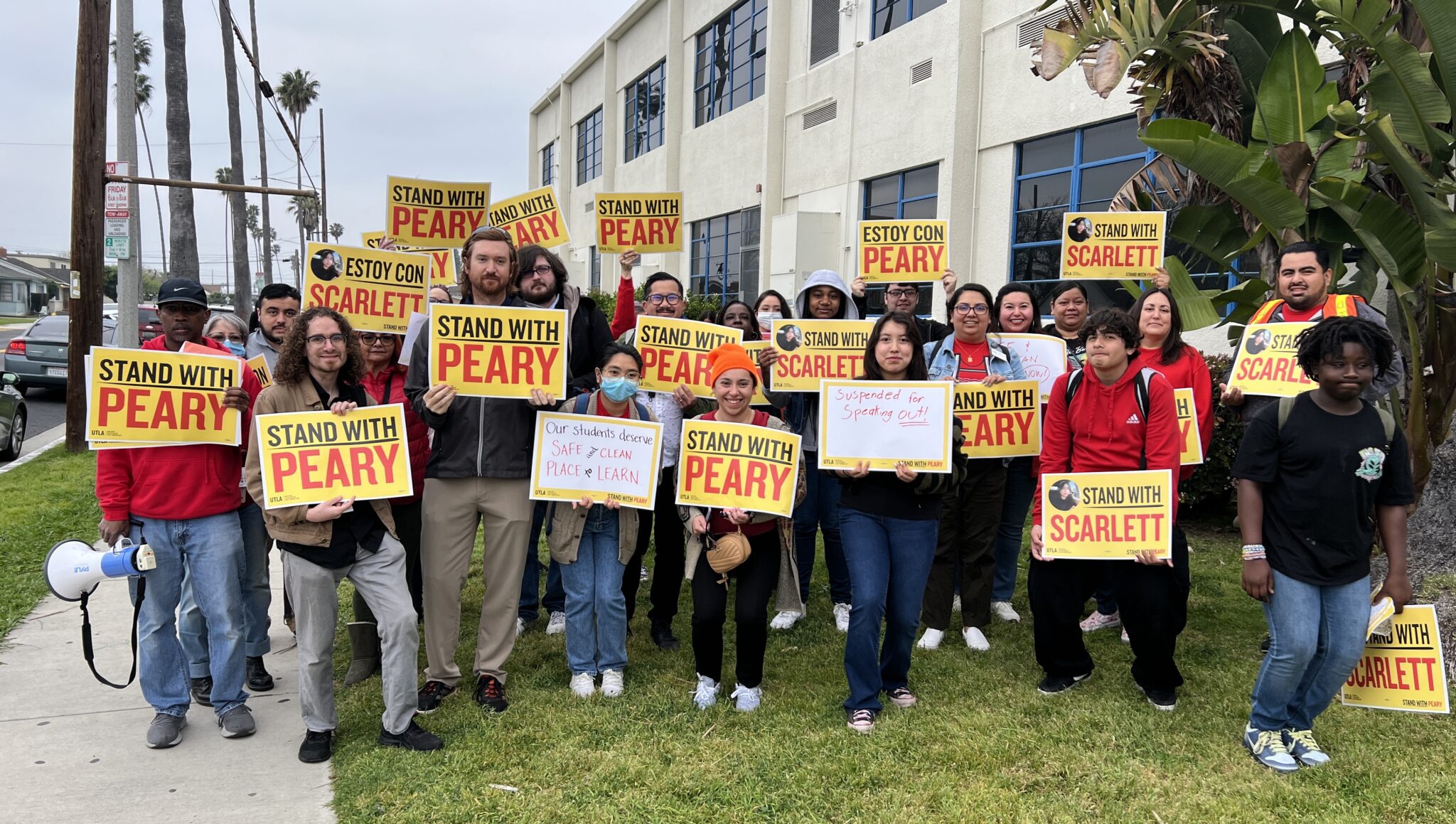 Peary Middle School Pickets for Change - UTLA