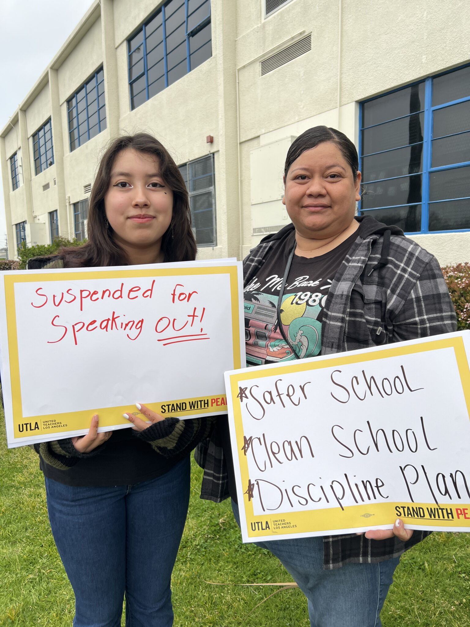 Peary Middle School Pickets for Change - UTLA